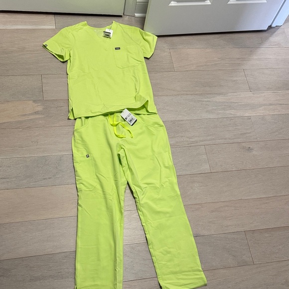 Figs | Other | Figs Neon Yellow Scrub Set Kade Cargo And Catarina Top ...